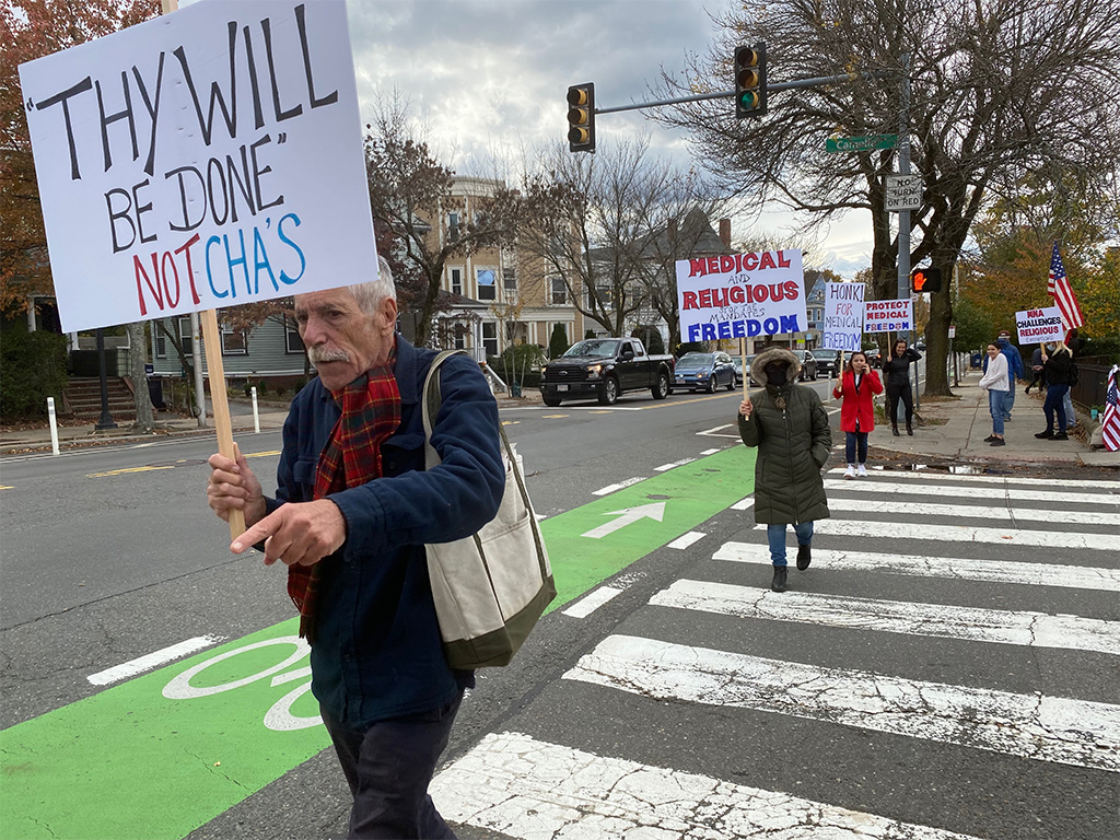 Health worker protest against vaccine mandate finds little support from ...