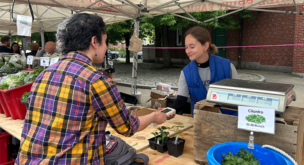 Farmers market's dollar-for-dollar Snap match helps with food ...