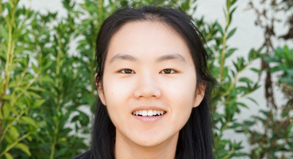 In Lilan Yang's 'Nowhere Near' at Gallery 263, vacation snapshots melt like your memories ...