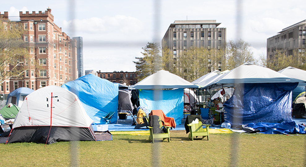 MIT protest camp cleared with student arrests while Harvard rallies ...