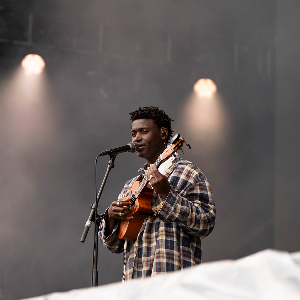 Boston Calling 2025’s Day 2: TikTok phenoms, faint folk, generic ...