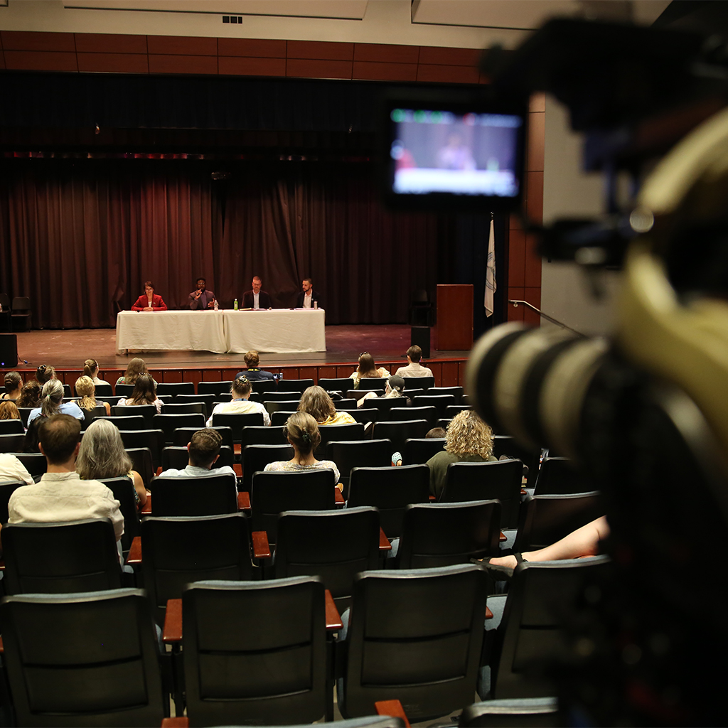 Libraries and school needs draw a mayoral forum covering renovations, teen centers and budgeting ...
